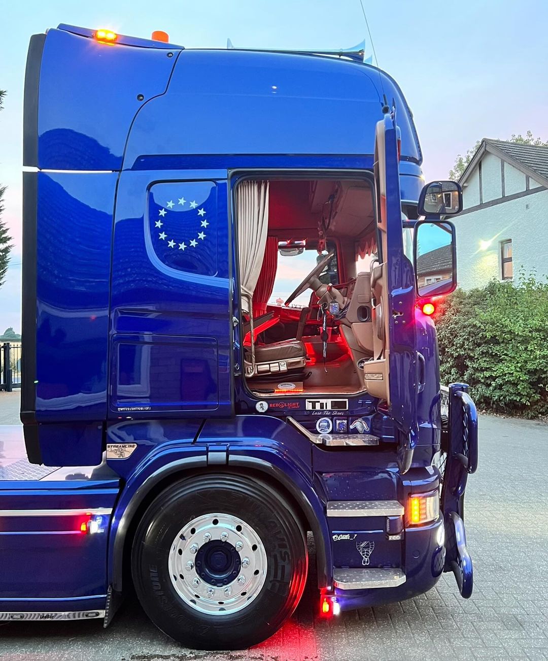 The UK’s Coolest Truck Cab – How to Make your Cab your Own - Driver ...